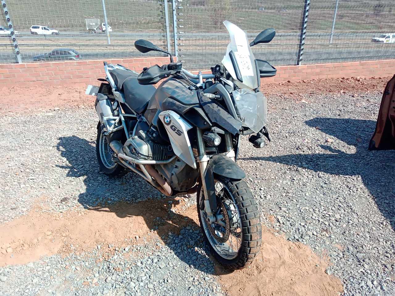 2014 BMW R 1200 GS (FULL SPEC), GoBid Centurion, HNJPI6V5