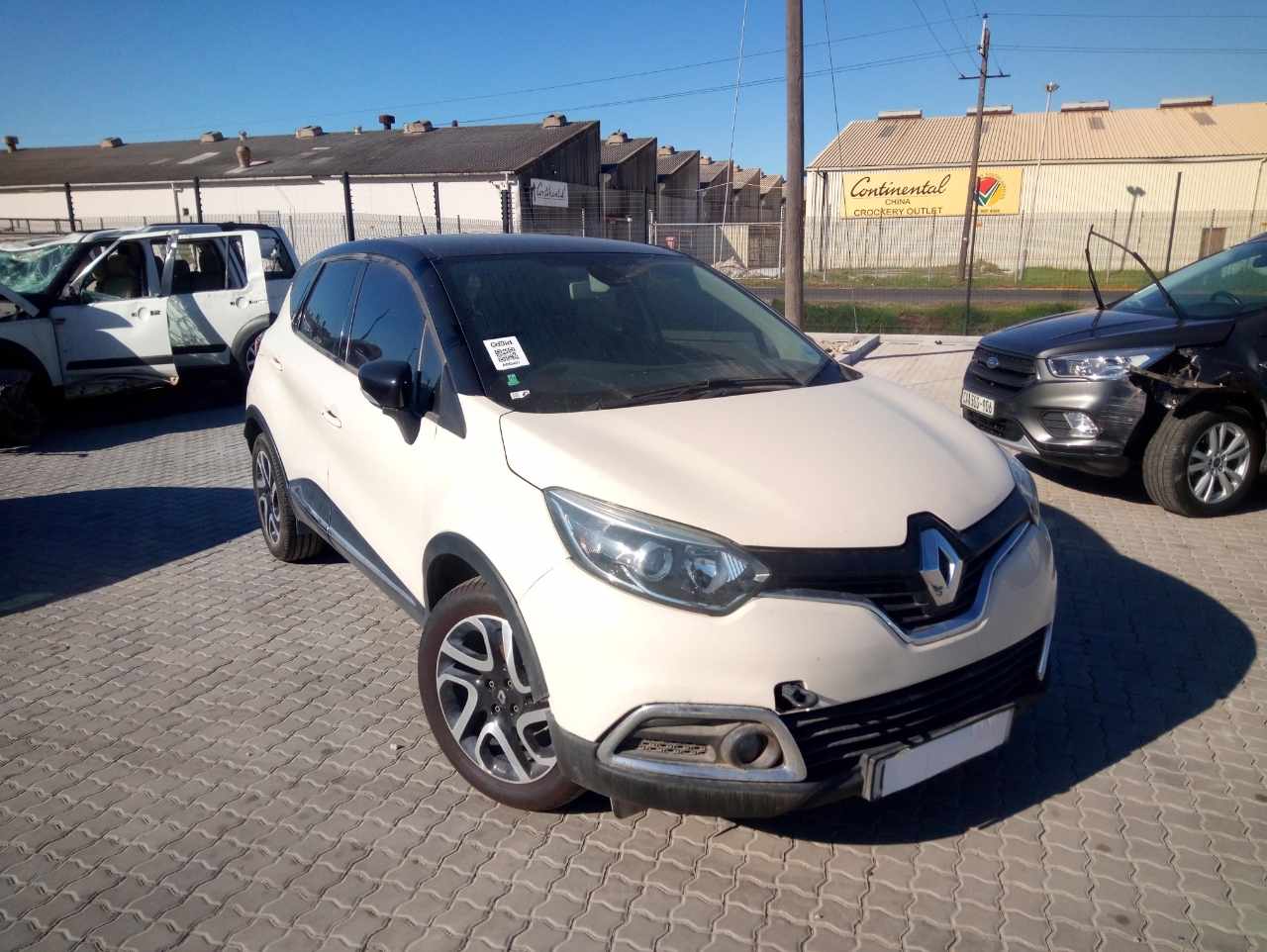 2015 RENAULT CAPTUR 900T DYNAMIQUE 5DR (66KW), GoBid Cape Town, 61DYVD6V 2015 RENAULT CAPTUR 900T DYNAMIQUE 5DR (66KW), GoBid Cape Town, 61DYVD6V